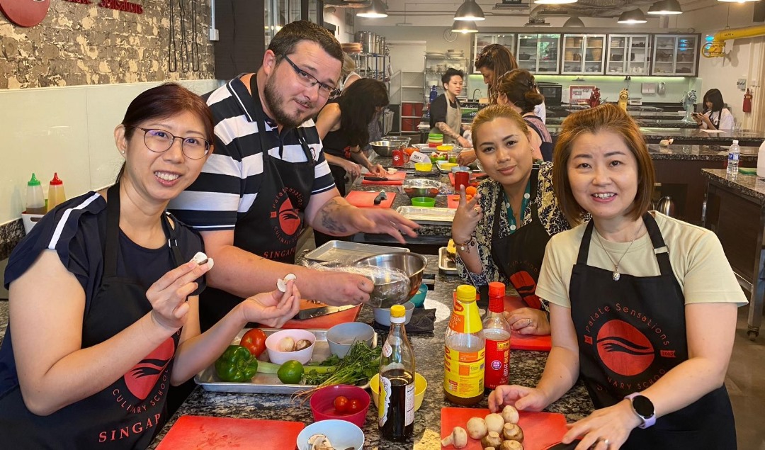 How to Organize a Successful Cooking Competition for Teams - Palate ...